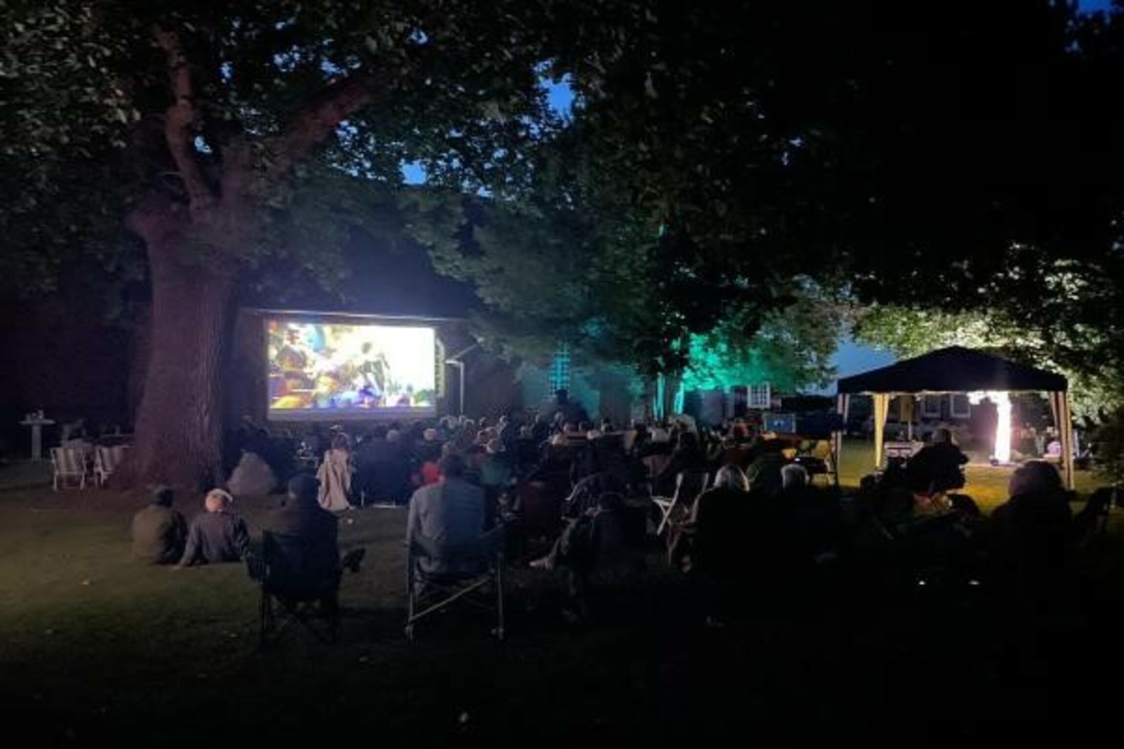 Kirchengemeinde Westen – Open-Air Filmabend vor der Kirche
